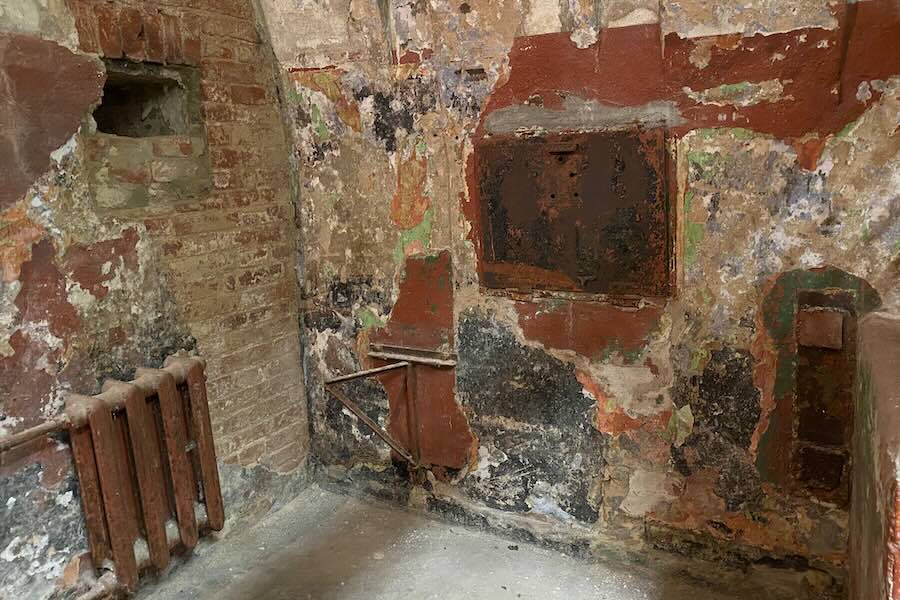 Prison experience in Tallinn: Patarei Prison – INDIVUE – travel & art